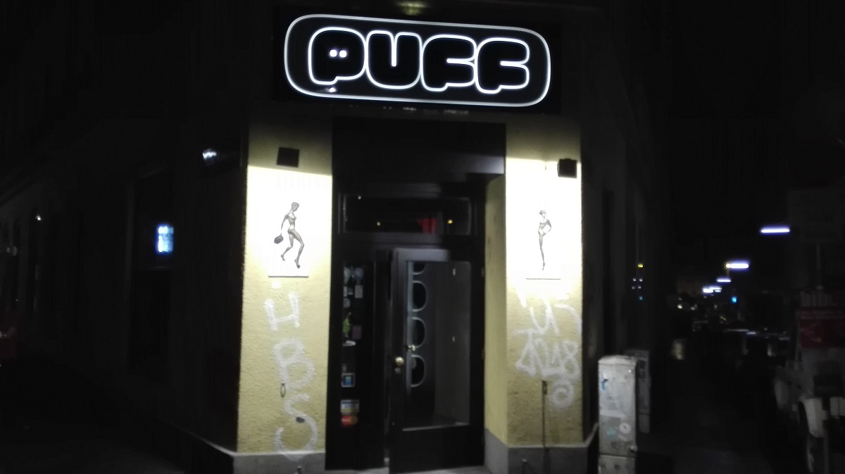 Mama, ich bin mal im Puff!